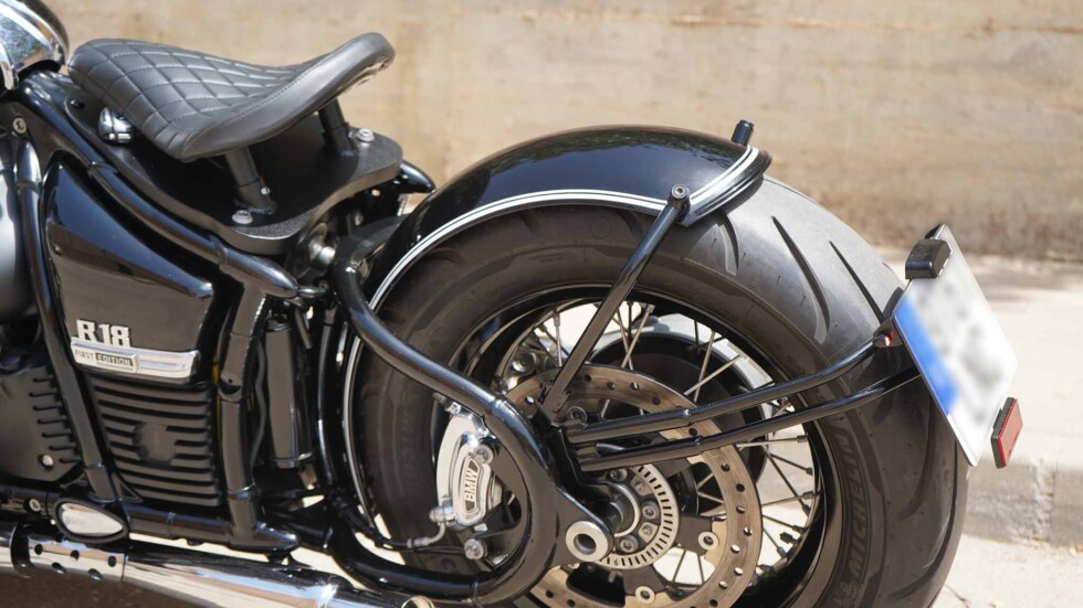 BMW R18 BOBBER BLACK | Lord Drake Kustoms