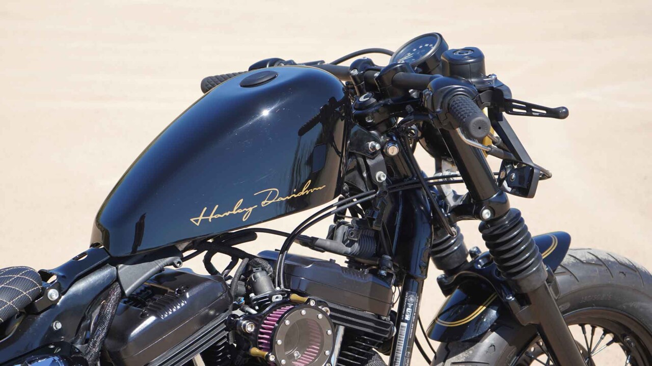 SPORTSTER BOBBER GOLDBLACK | Lord Drake Kustoms