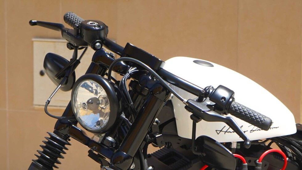 SPORTSTER 48 BOBBER WHITE | Lord Drake Kustoms