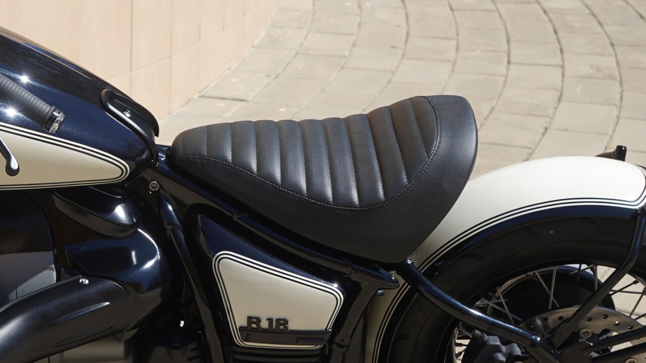 BMW R18 BOBBER RACER | Lord Drake Kustoms